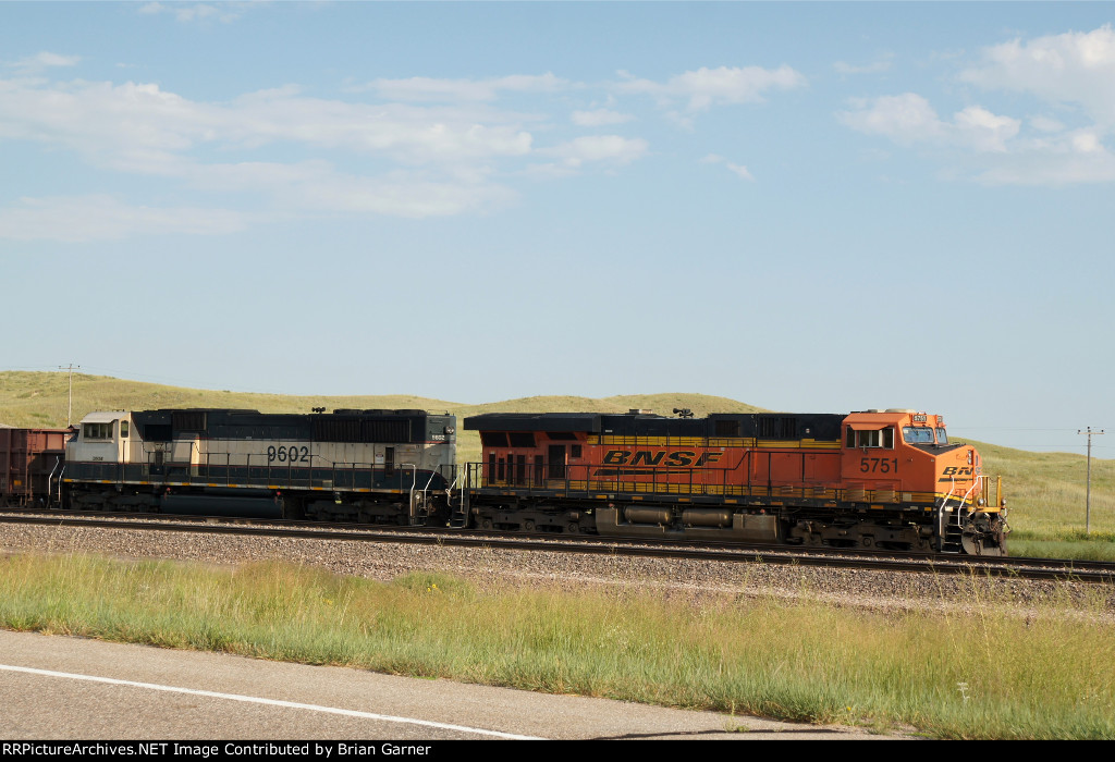 BNSF 5751